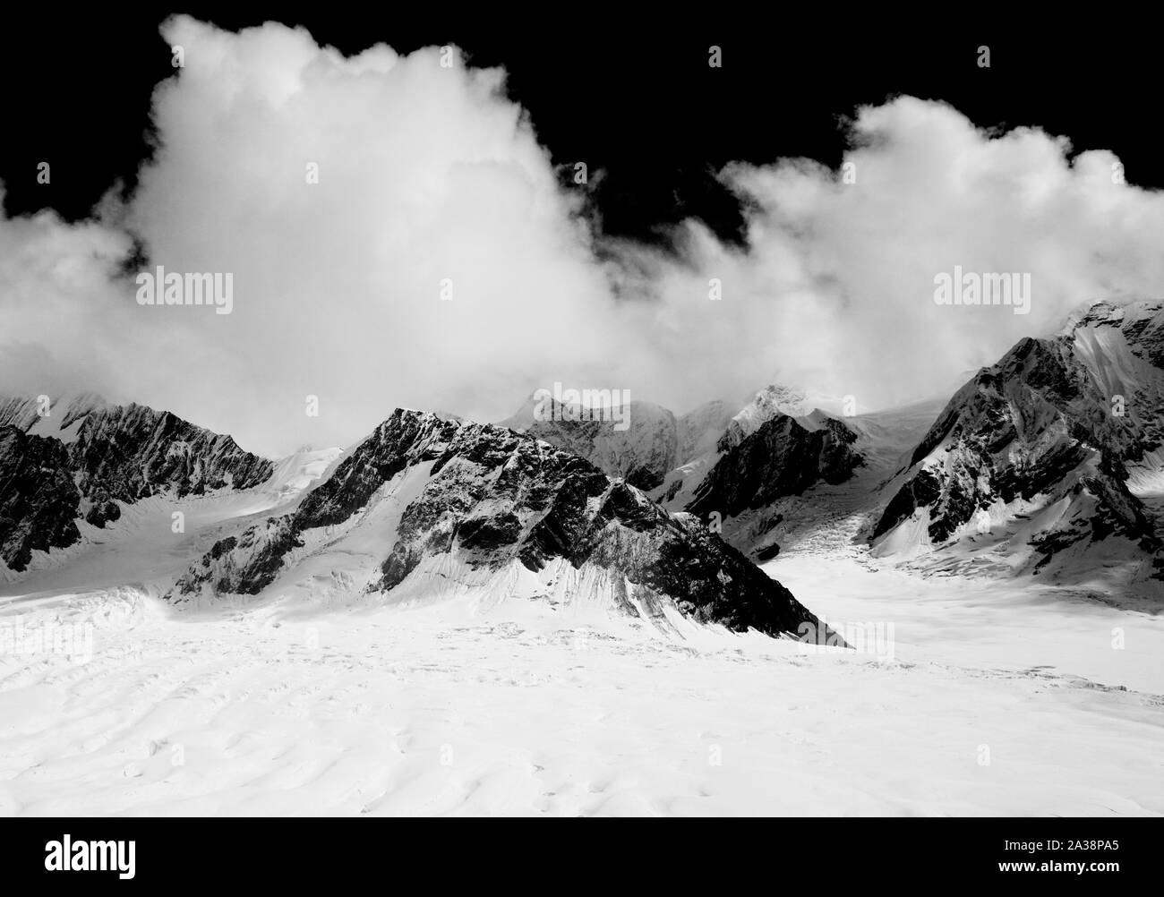 Alaska denali mountain Black and White Stock Photos & Images - Alamy