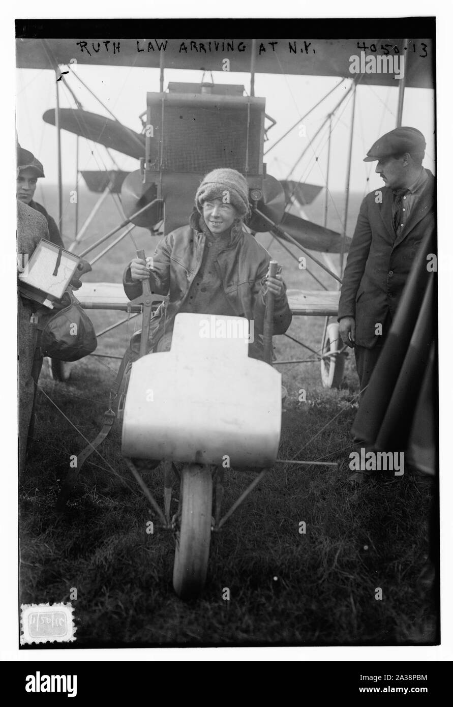 Ruth Law arriving at N.Y. [plane] Stock Photo - Alamy