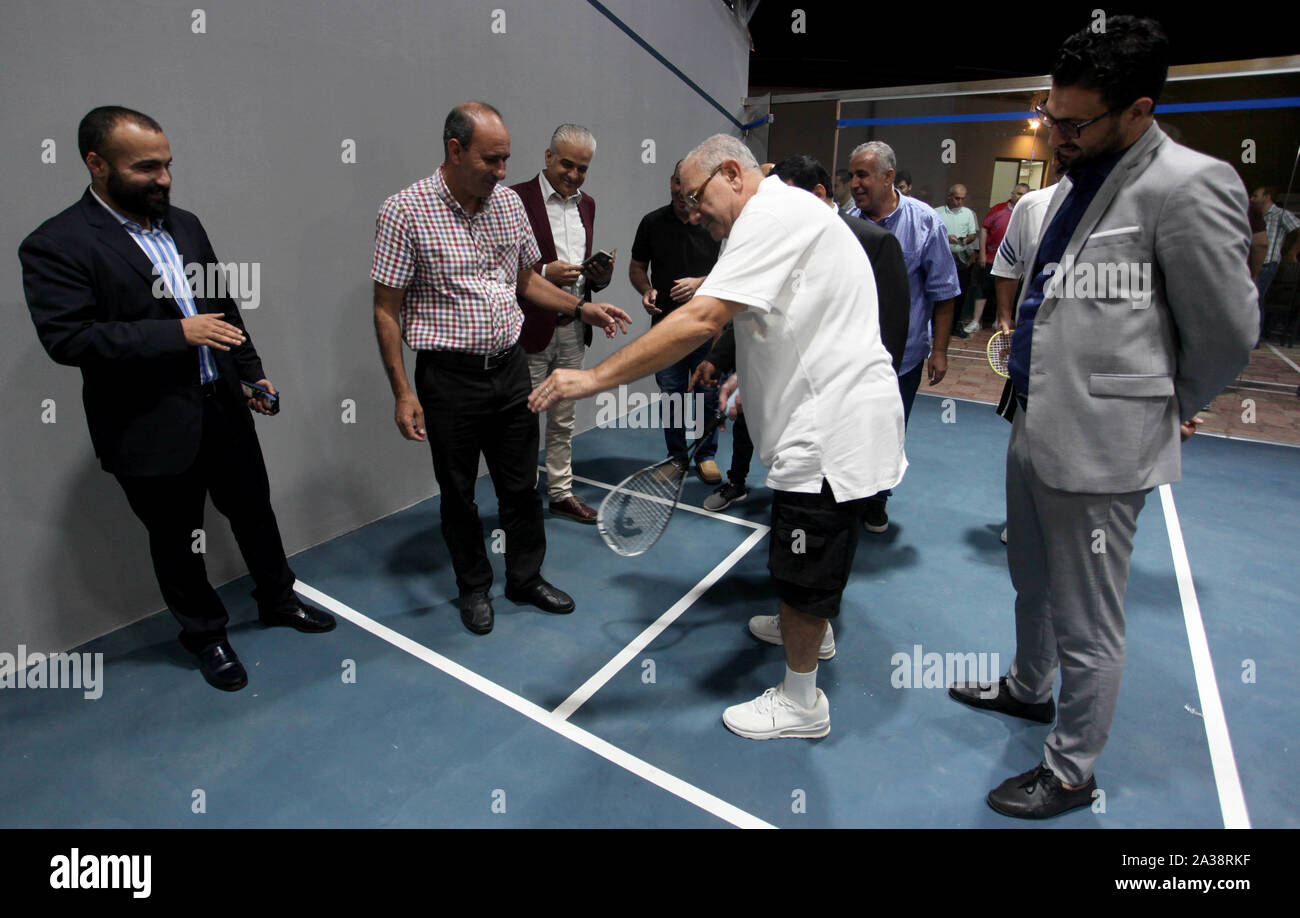 Squash sport 18th century hi-res stock photography and images - Alamy