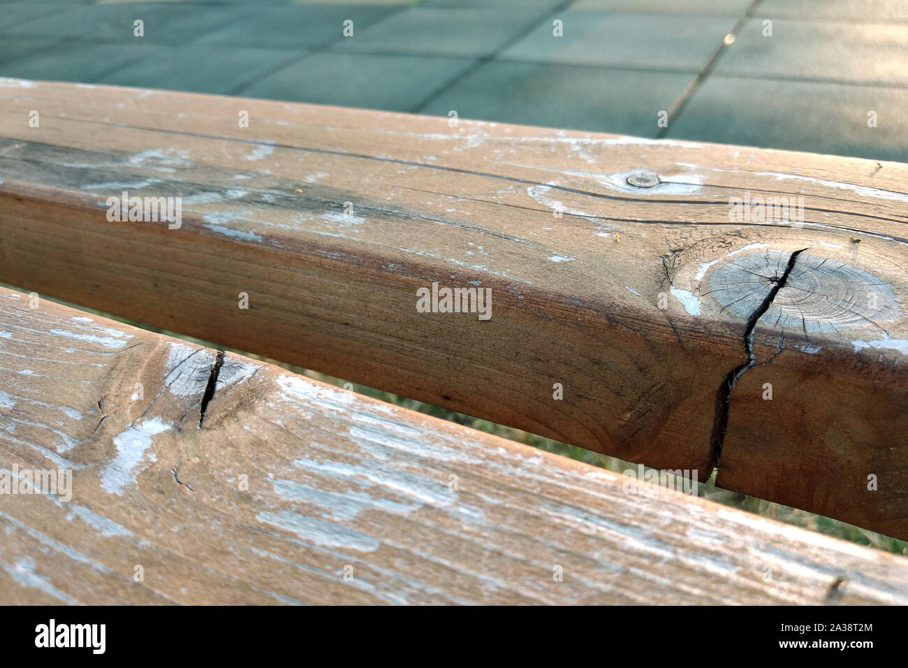 Close-up of old weathered wooden board with cracks and knots Stock ...