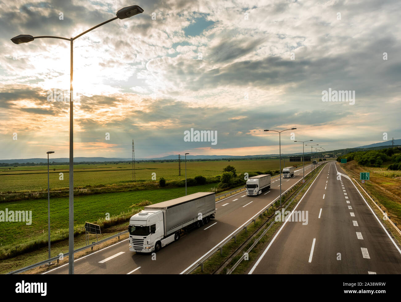 Lorry convoy hi-res stock photography and images - Alamy