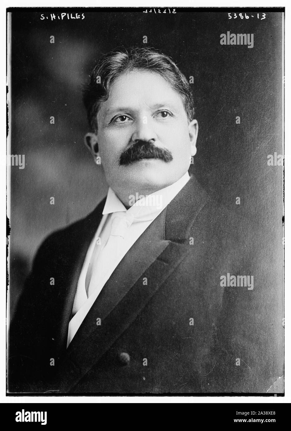 H piles hi-res stock photography and images - Alamy