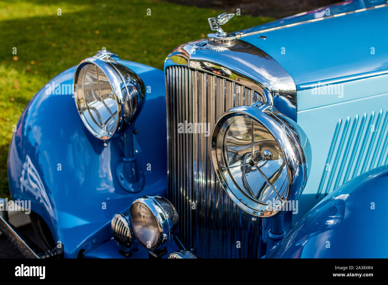 Classic Bentley DROPHEAD COUPÉ Stock Photo - Alamy