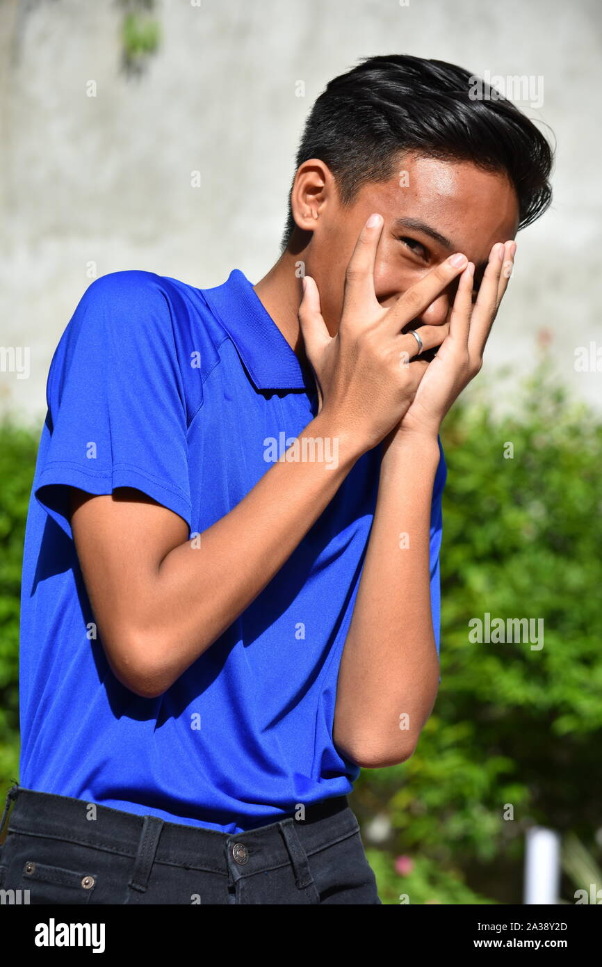 Teenagers looking tense hi-res stock photography and images - Alamy