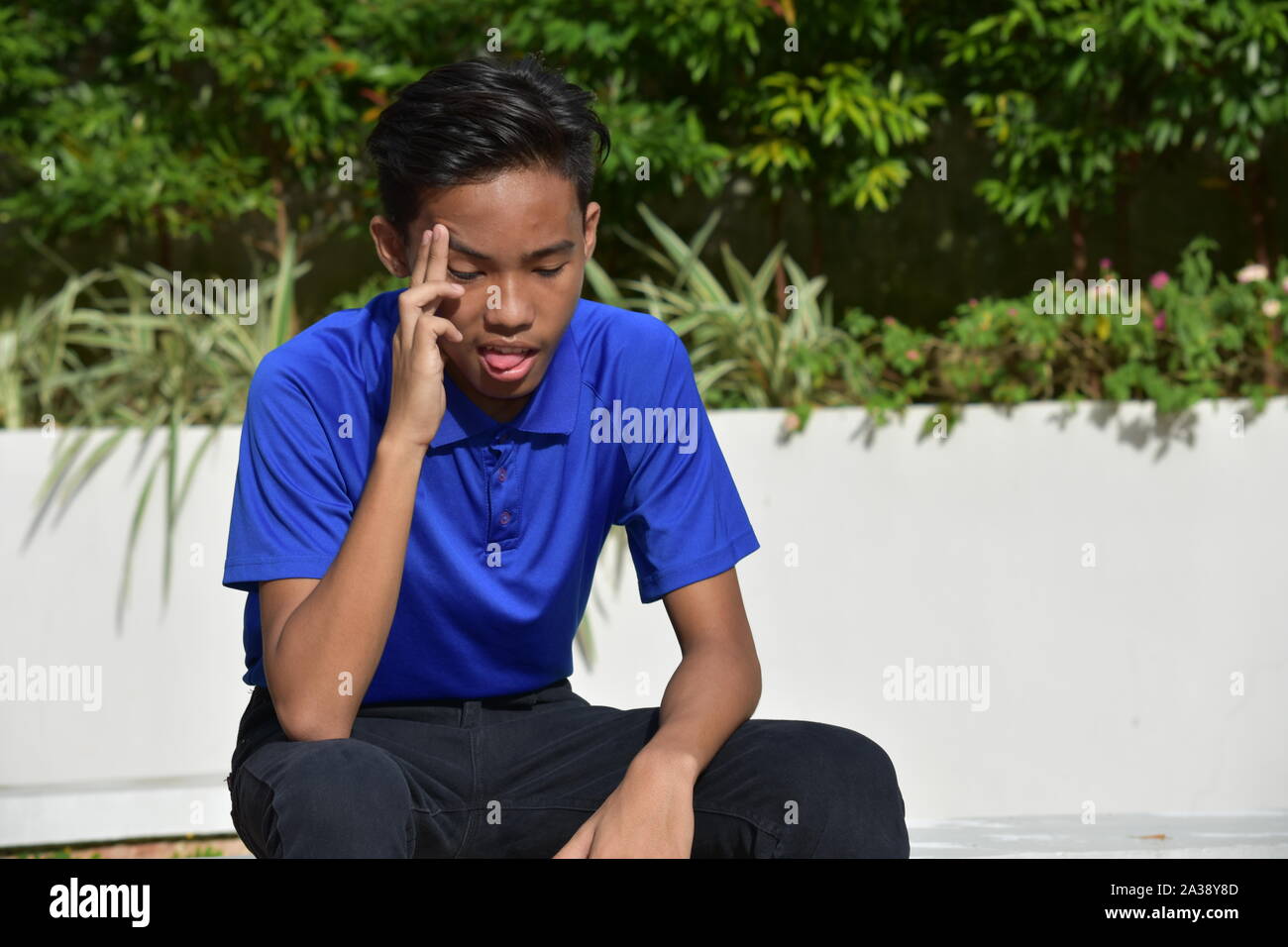 Poor teen boy hi-res stock photography and images - Alamy
