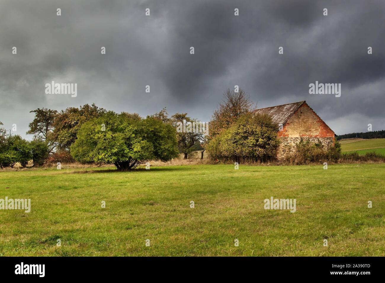 Rain storm over farm house hi-res stock photography and images - Alamy