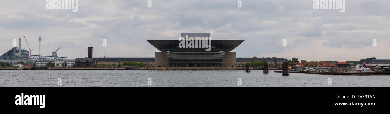 Opposite opera house hi-res stock photography and images - Alamy