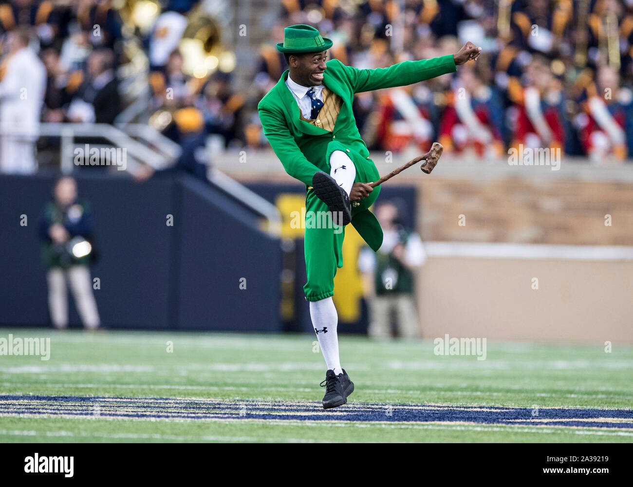 South Bend, Indiana, USA. 05th Oct, 2019. Notre Dame Leprechaun ...