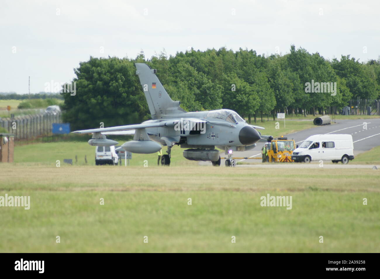 Ww2 fighter jet hi-res stock photography and images - Alamy