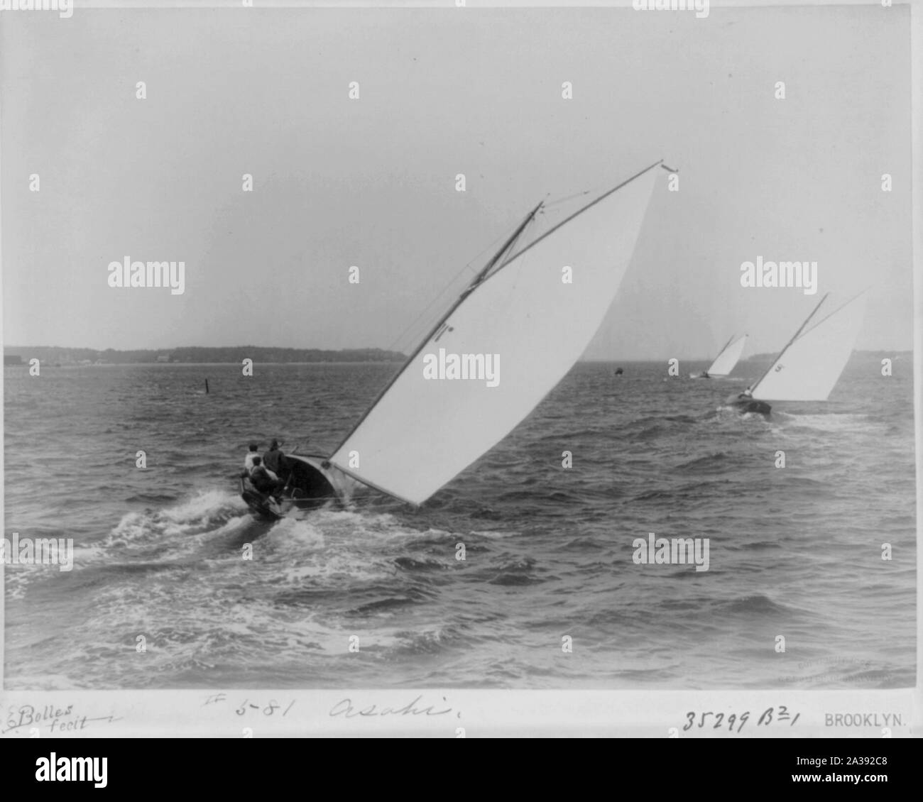 Ocean and sailboats Black and White Stock Photos & Images - Alamy