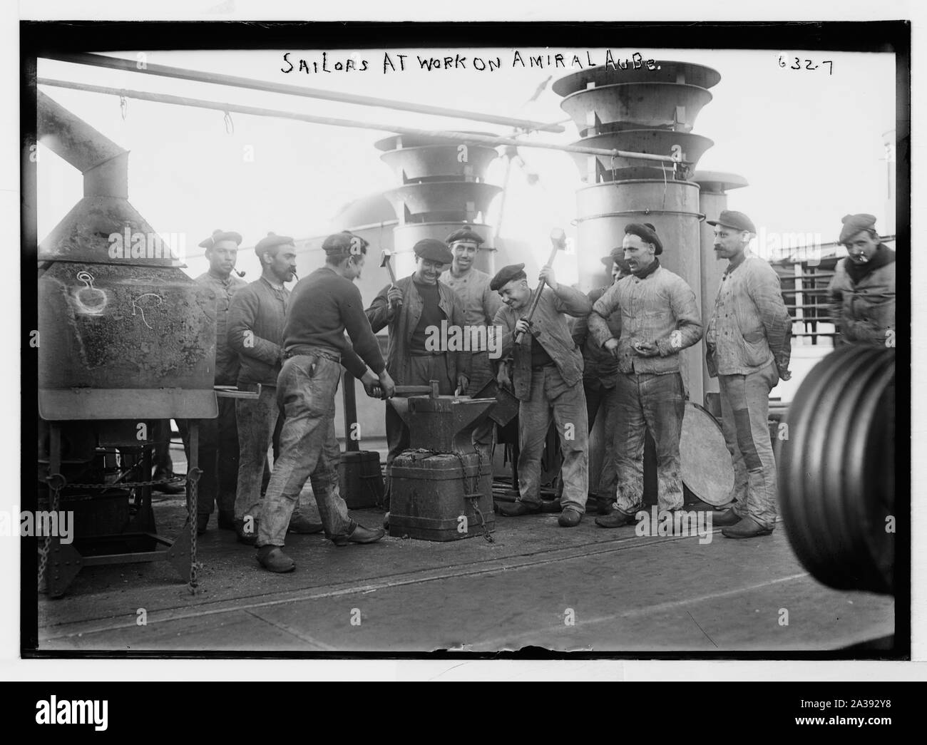 Sailors work Black and White Stock Photos & Images - Alamy