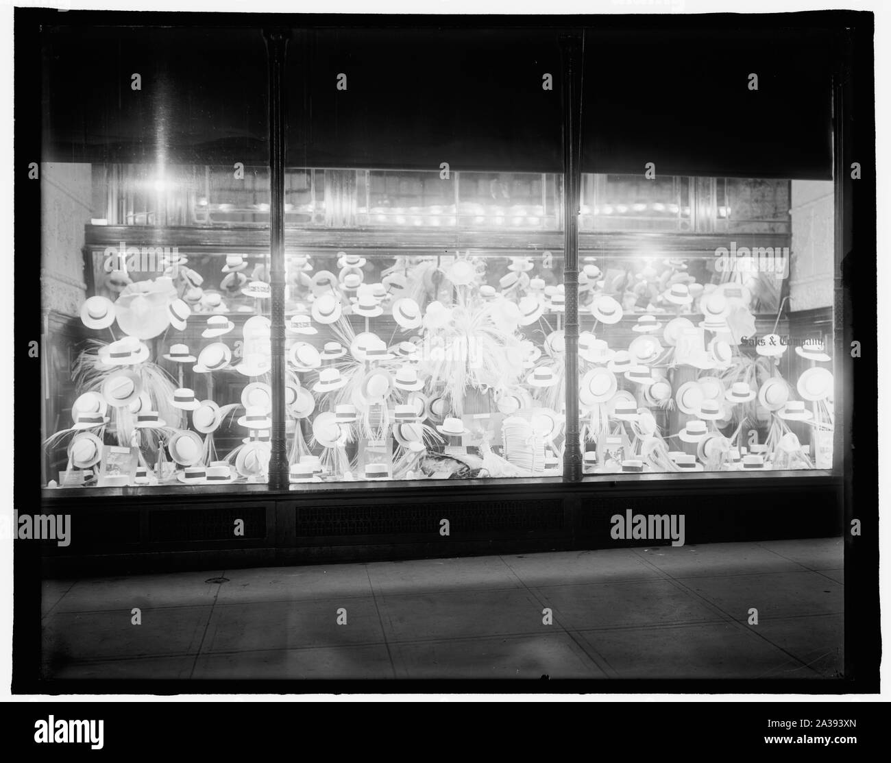 Fashion retail icons Black and White Stock Photos & Images - Alamy