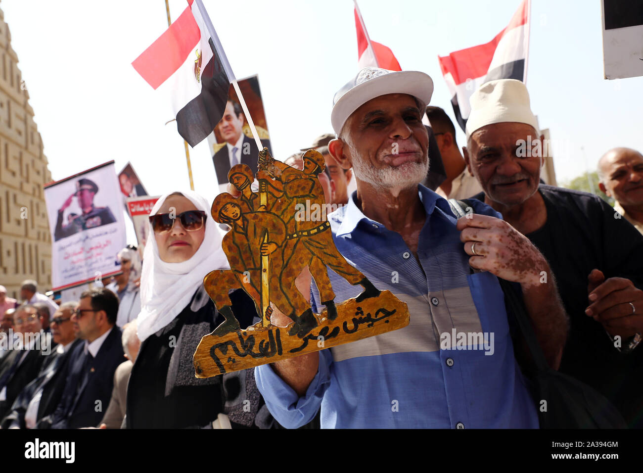 Cairo, Egypt. 6th Oct, 2019. People attend a gathering at the Sadat ...