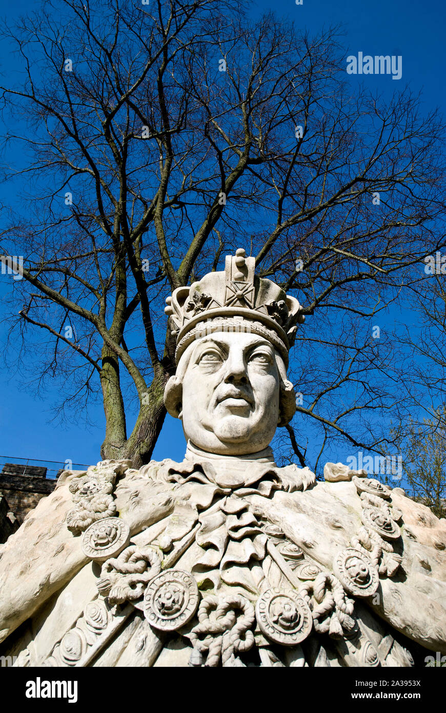 George third statue hi-res stock photography and images - Alamy