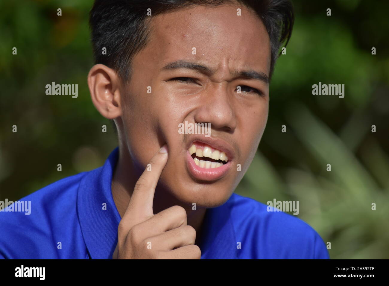 Tooth ache teen hi-res stock photography and images - Alamy