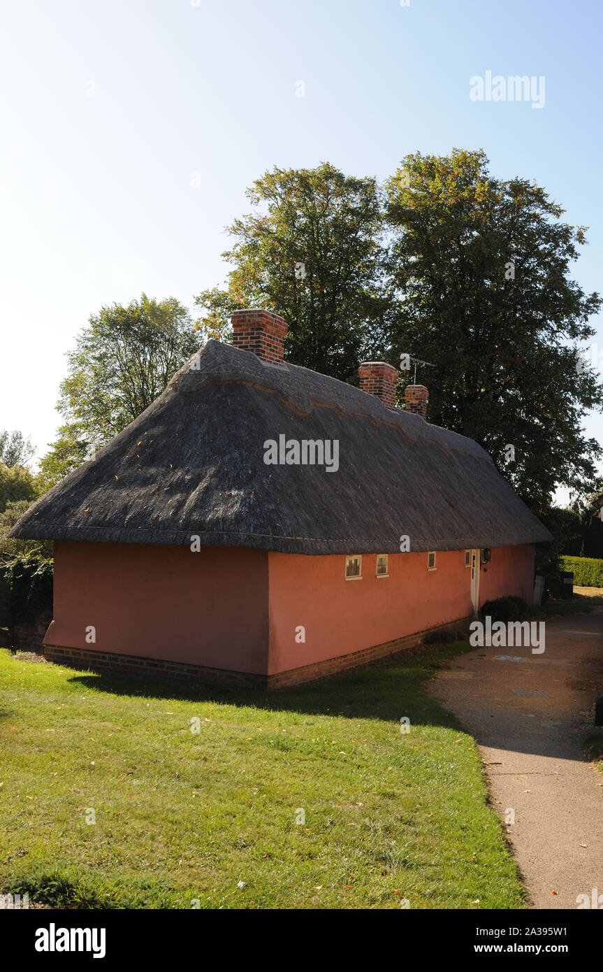 Long low building hi-res stock photography and images - Alamy