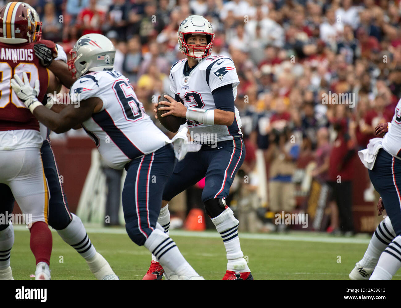 Quarterback receiver hi-res stock photography and images - Alamy