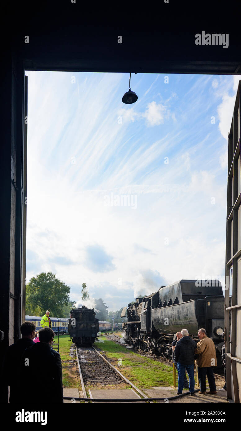 Strasshof an der Nordbahn: railway museum „Das Heizhaus“, steam ...