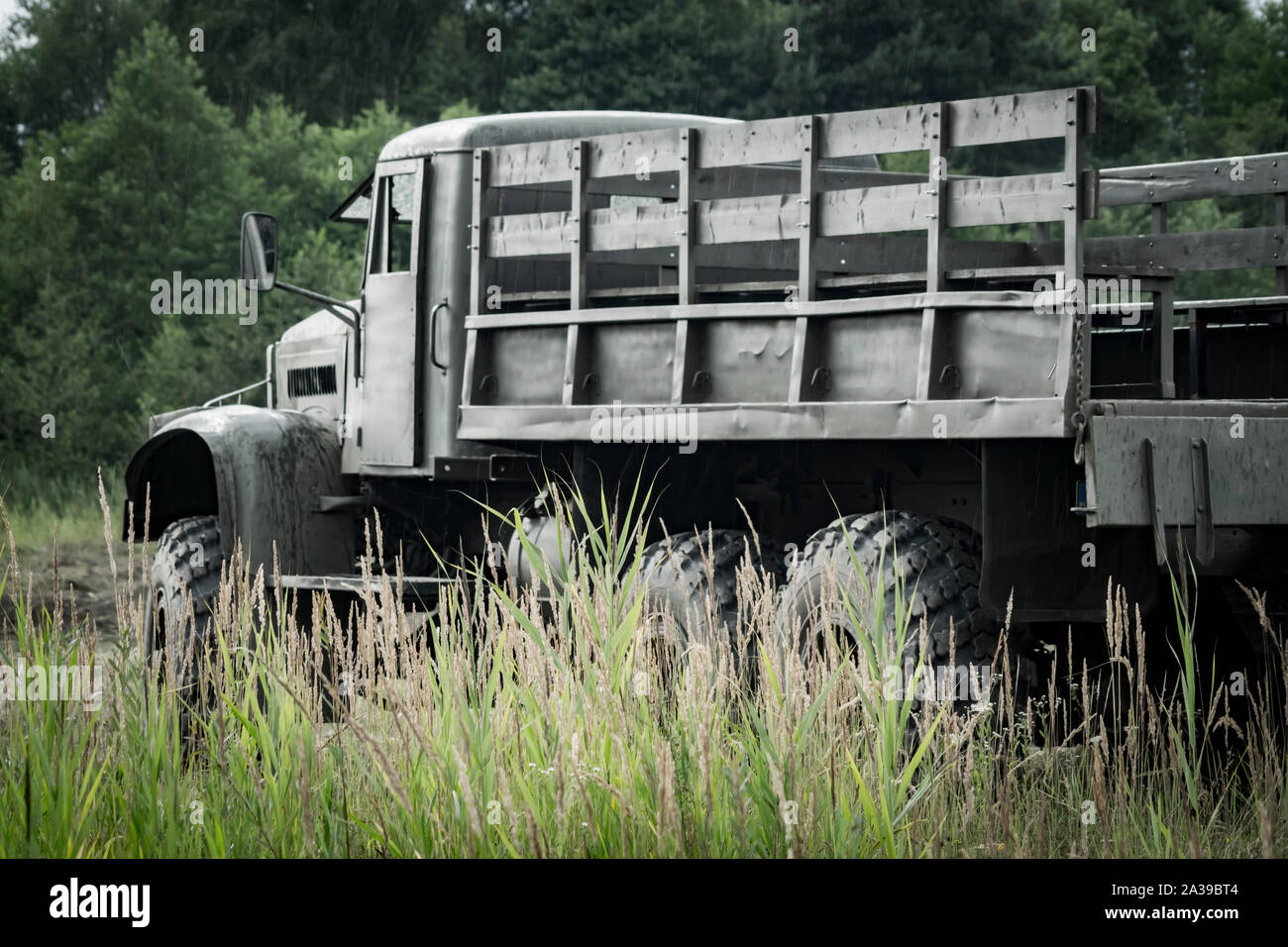 Side of Soviet heavy utility truck KrAZ-255 6x6. Military Vehicles ...