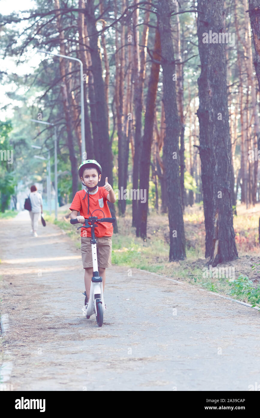 Engaged person hi-res stock photography and images - Alamy