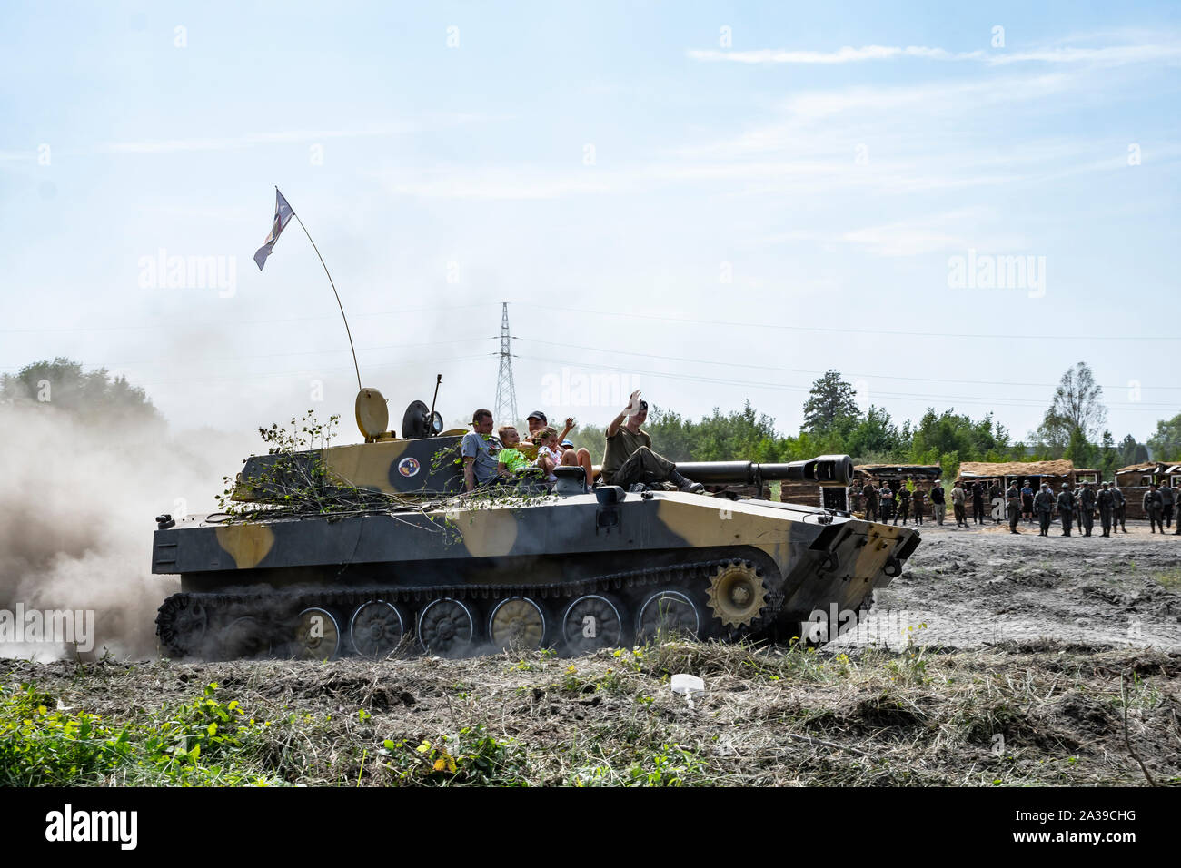 Fast ride of the Soviet 2S1 Gvozdika self-propelled howitzer with ...