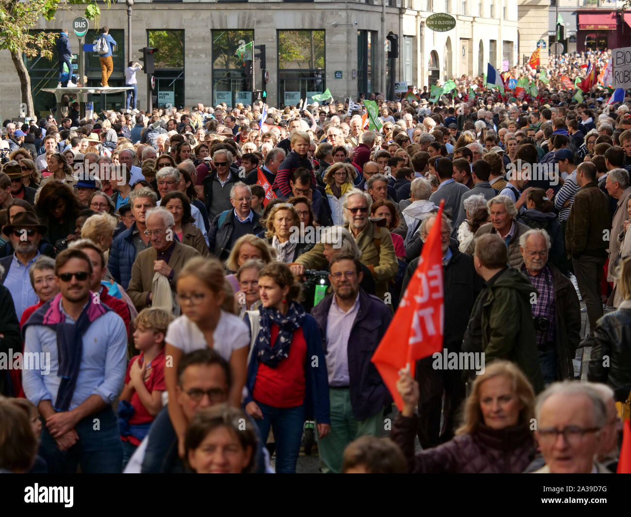 Anti-Medically Assisted Procreation (PMA) demonstrators take the street ...