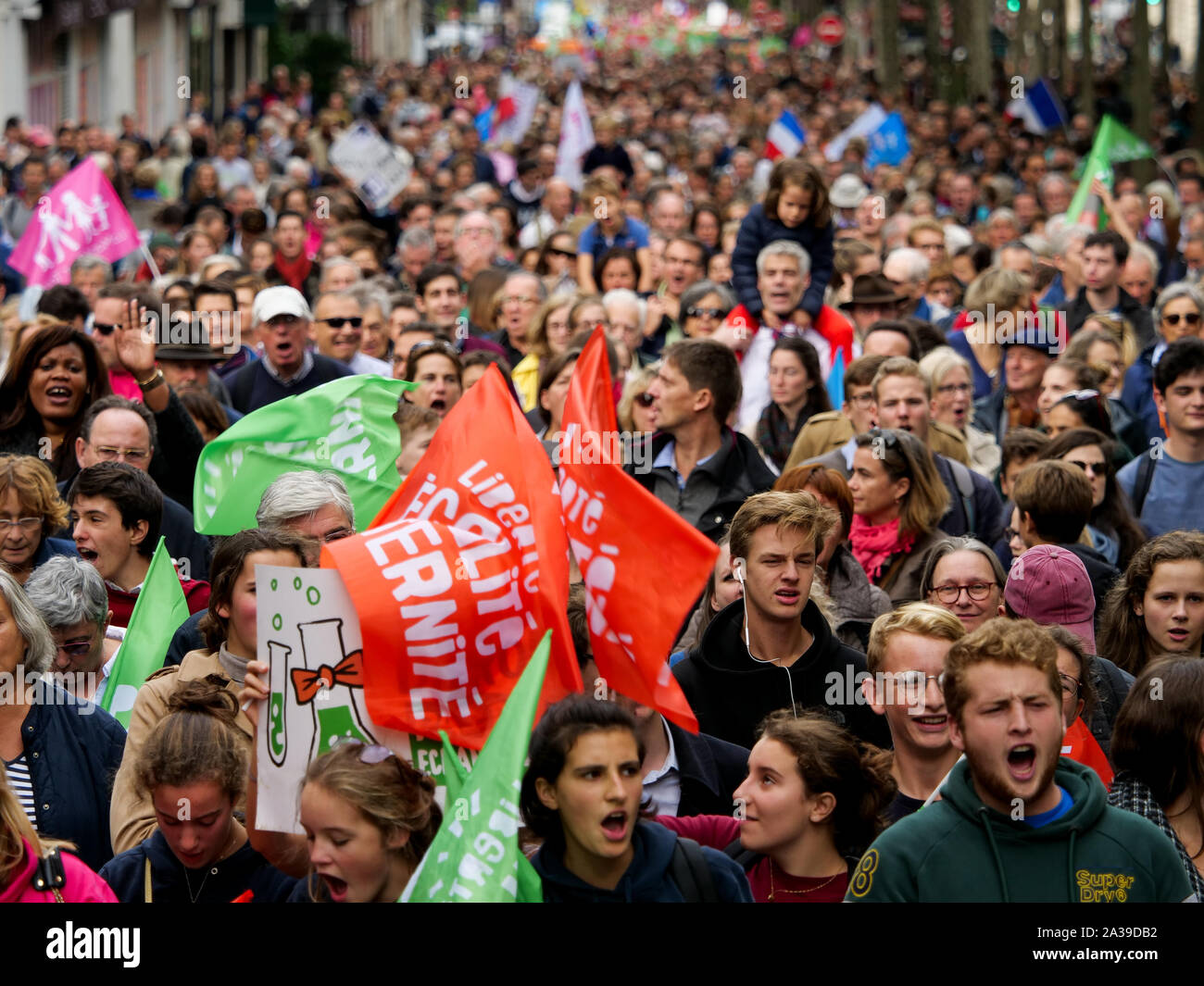 Protestation pour enfants hi-res stock photography and images - Alamy