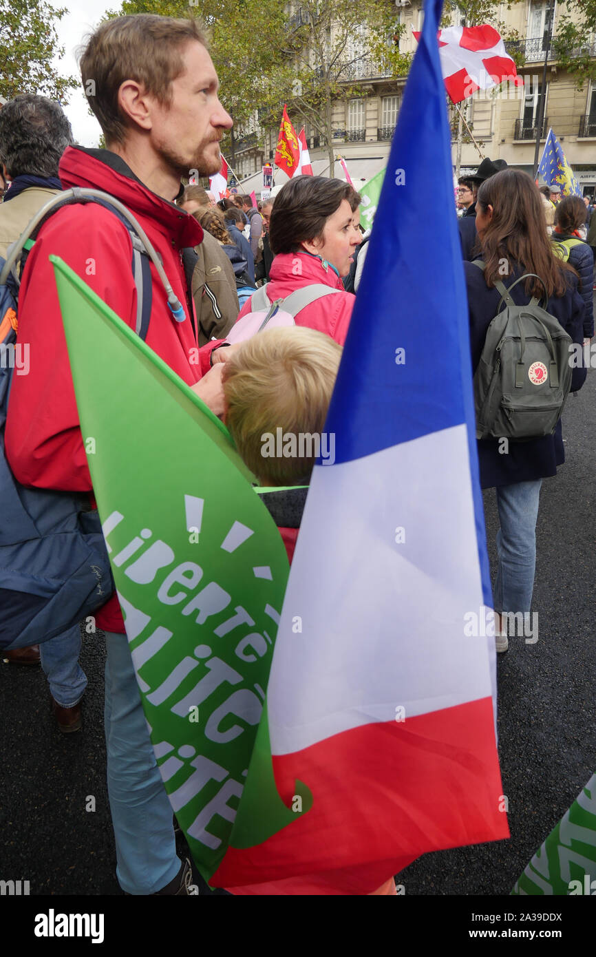 Anti-Medically Assisted Procreation (PMA) demonstrators take the street ...