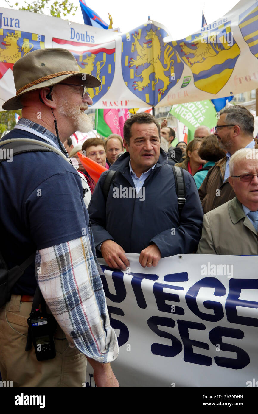 Anti-Medically Assisted Procreation (PMA) demonstrators take the street ...