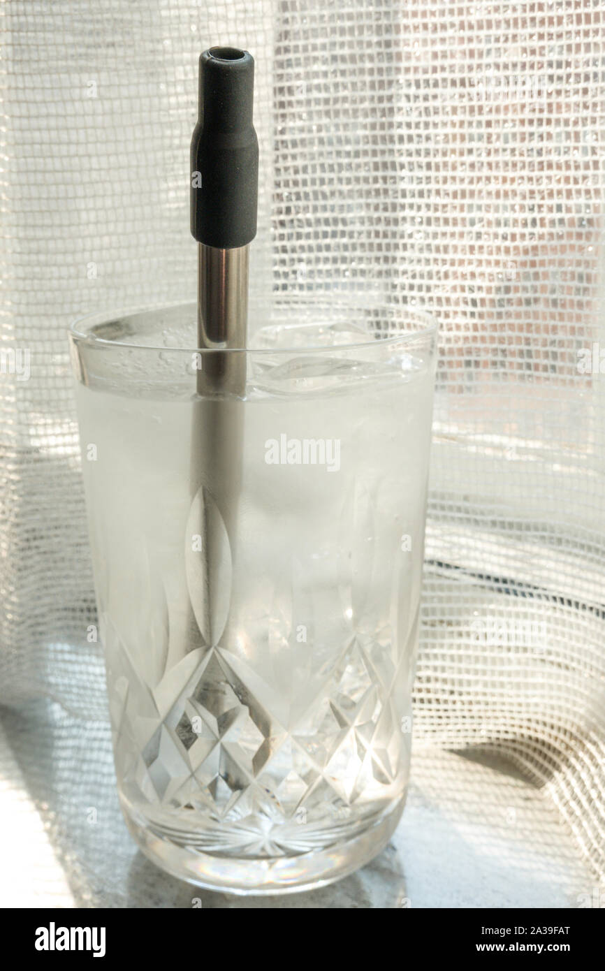 Ecological straw hi-res stock photography and images - Alamy