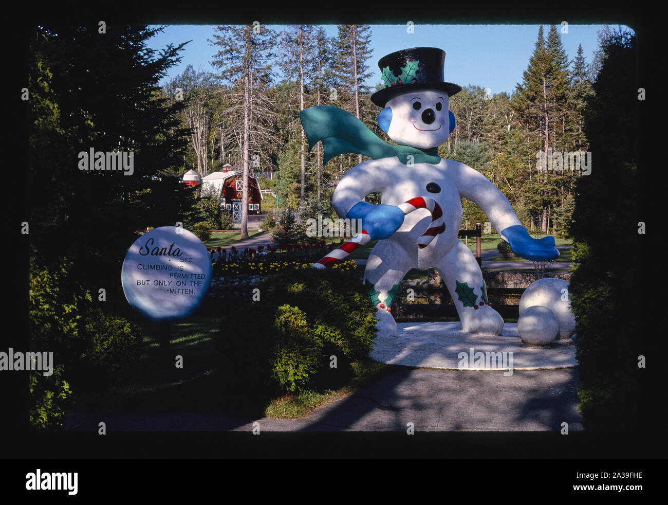 Santas village jefferson new hampshire hi-res stock photography and ...