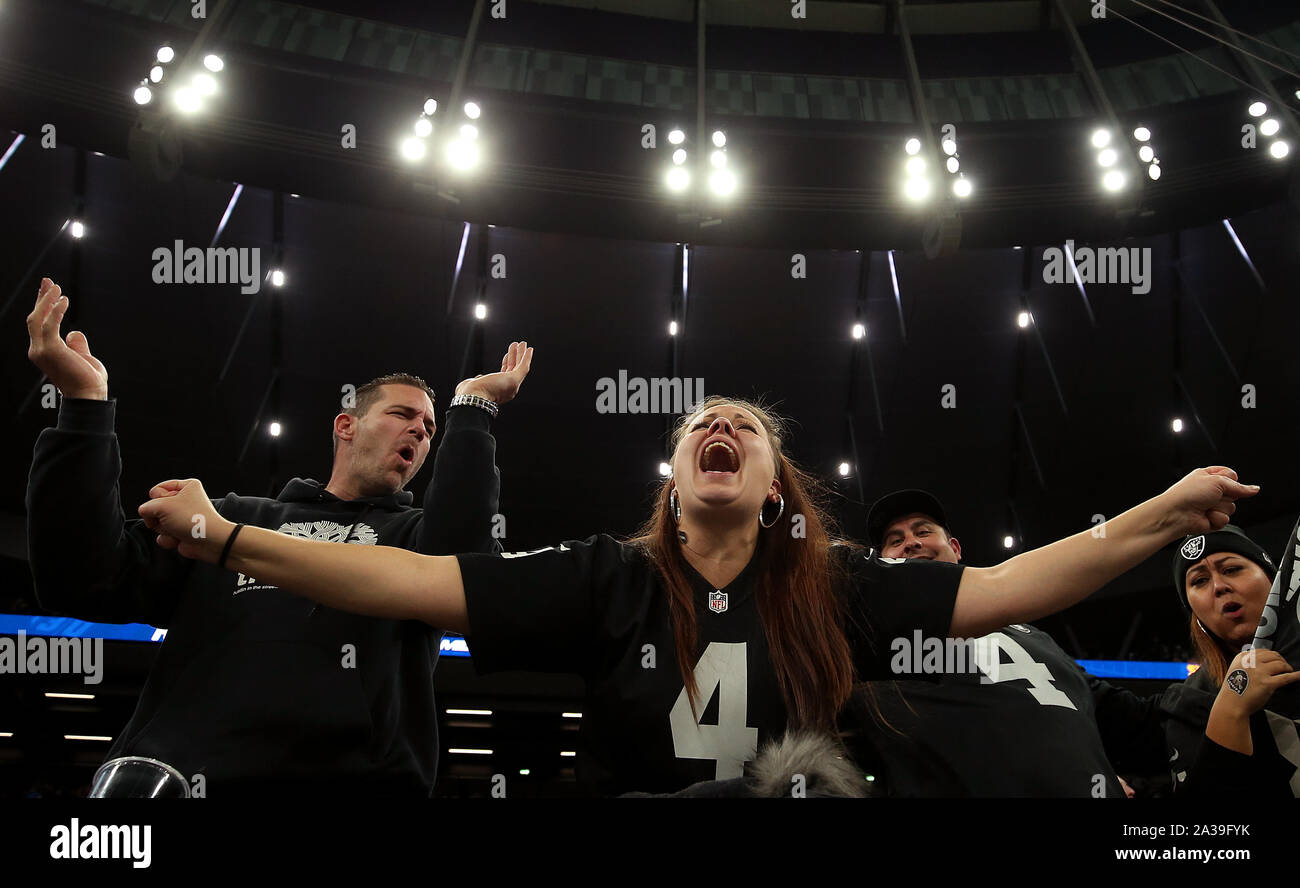 Oakland raiders fans hi-res stock photography and images - Alamy