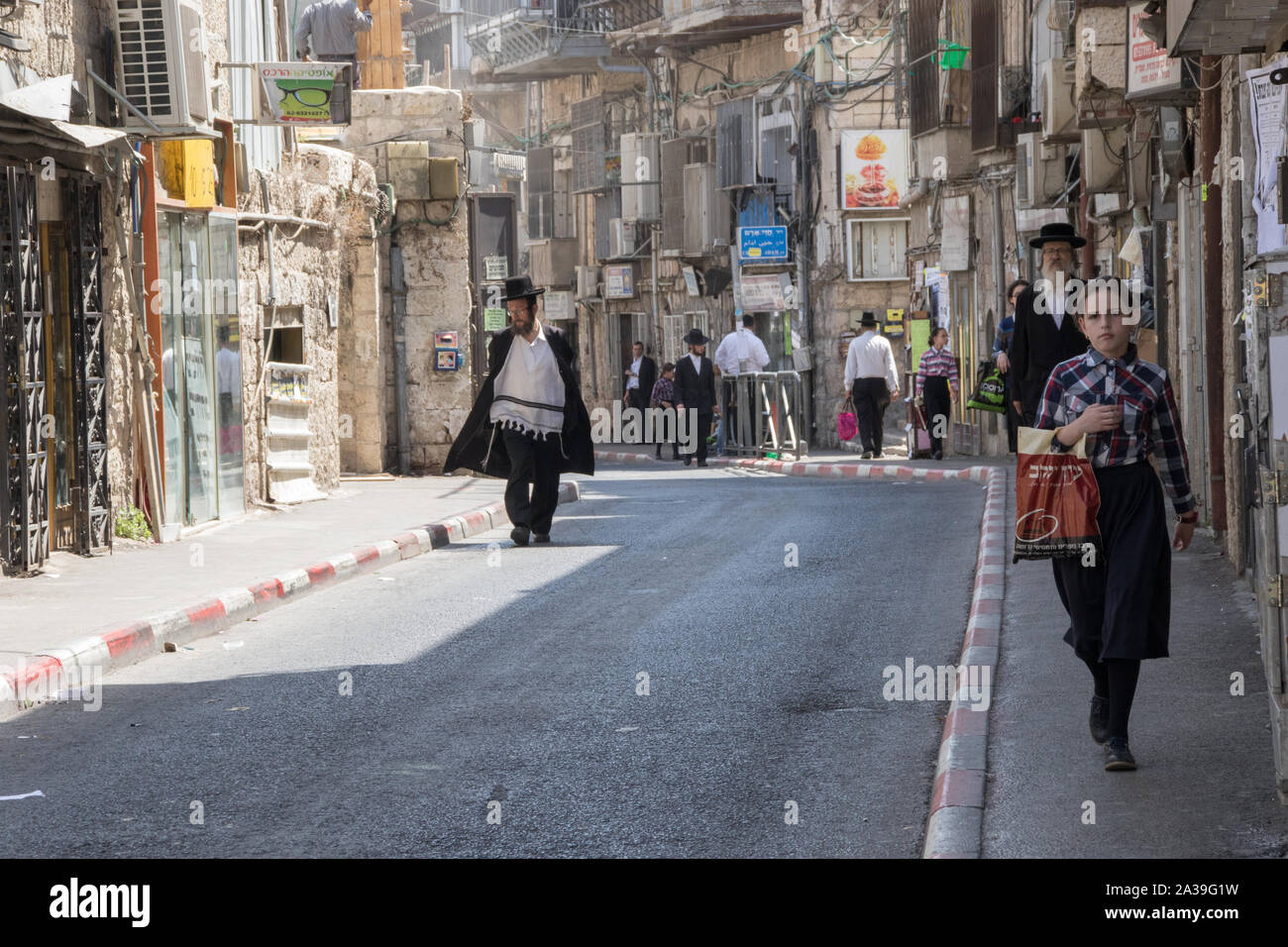 Orthodox jews mea shearim hi-res stock photography and images - Alamy