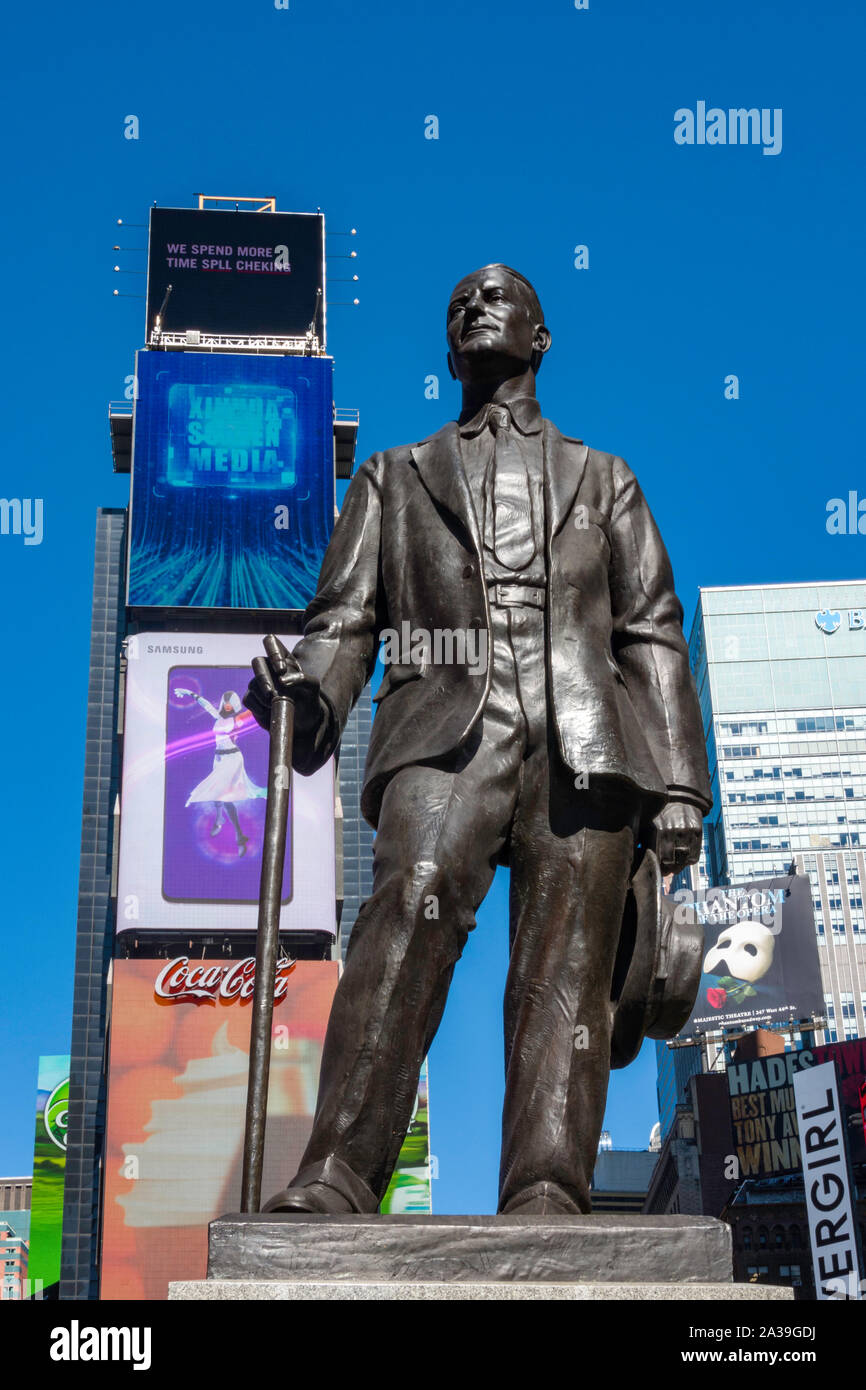 Father duffy square hi-res stock photography and images - Alamy
