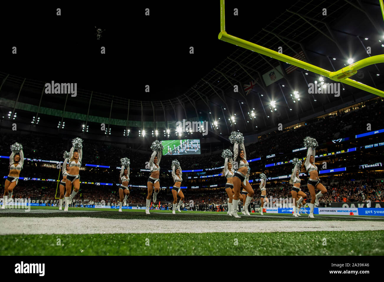 Raiderettes hi-res stock photography and images - Alamy