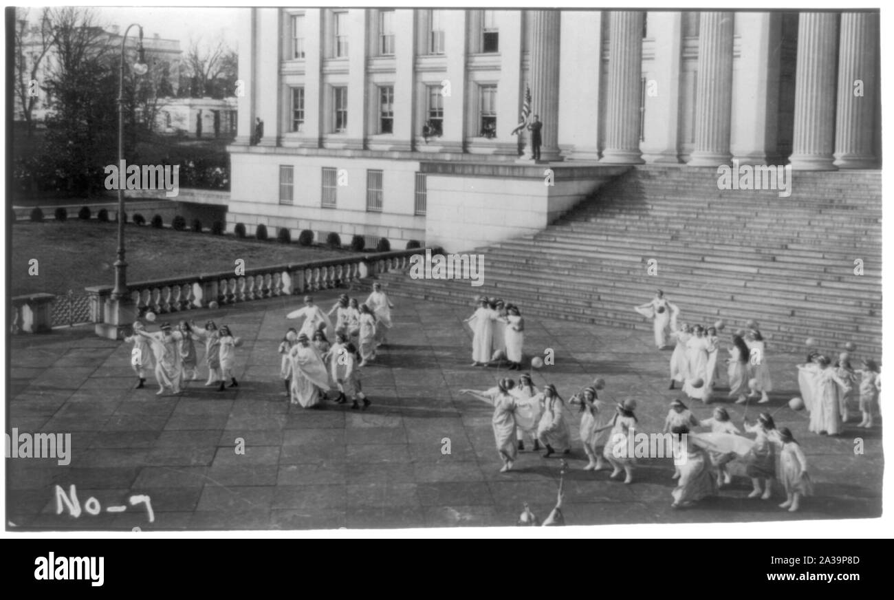 1913 suffrage march on washington hi-res stock photography and images ...