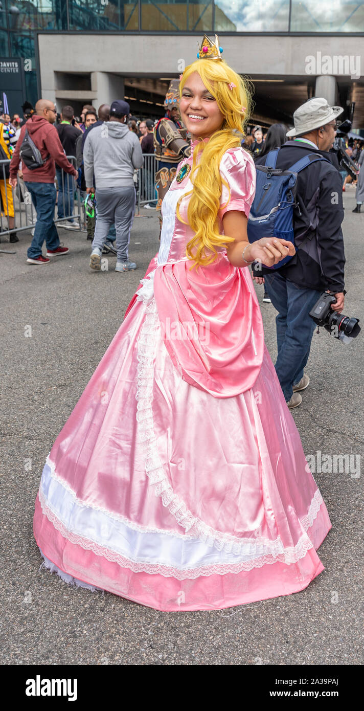 New York, NY, USA - October 4, 2019: Comic Con attendee poses in the ...