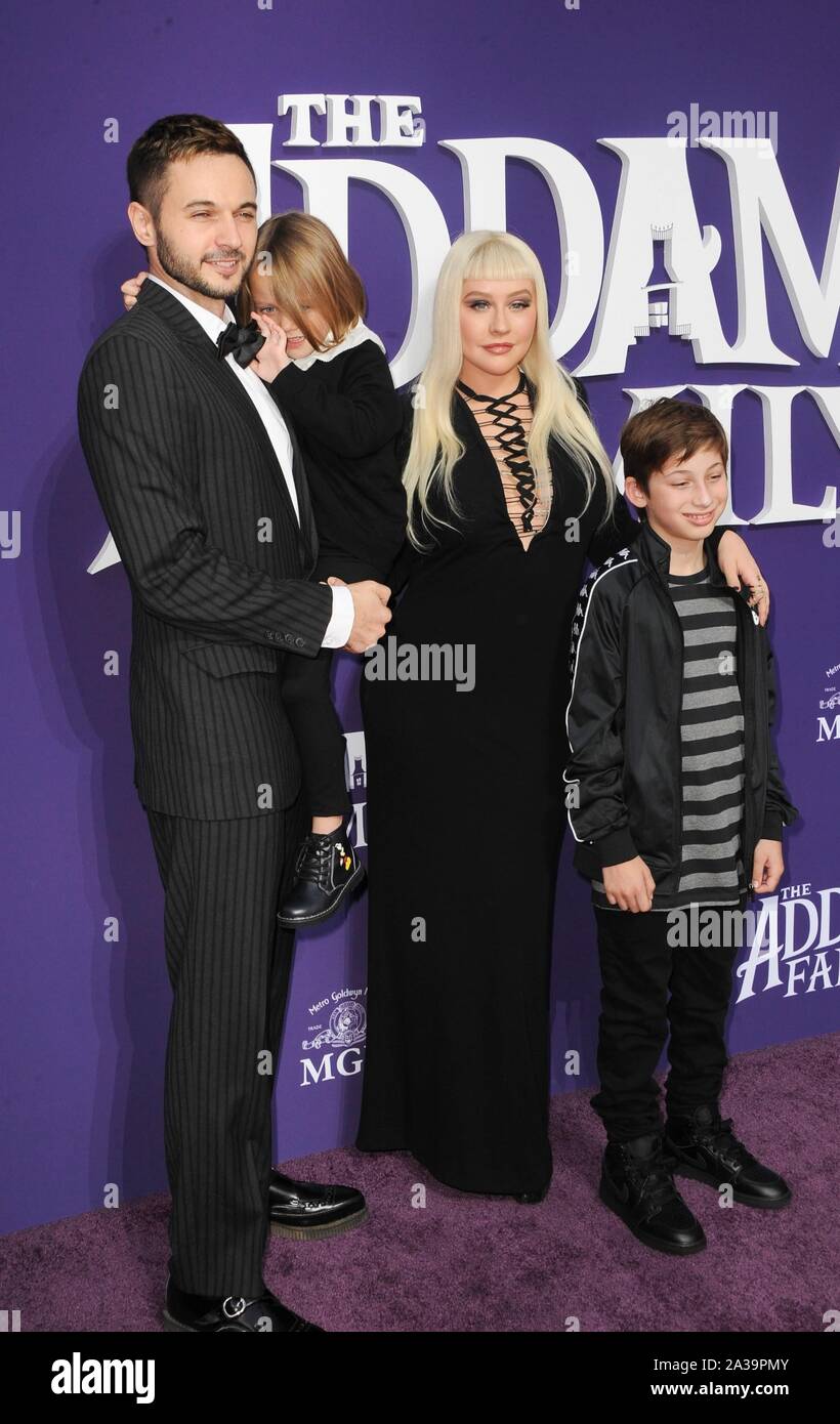 Matthew rutler and summer rain rutler hi-res stock photography and ...