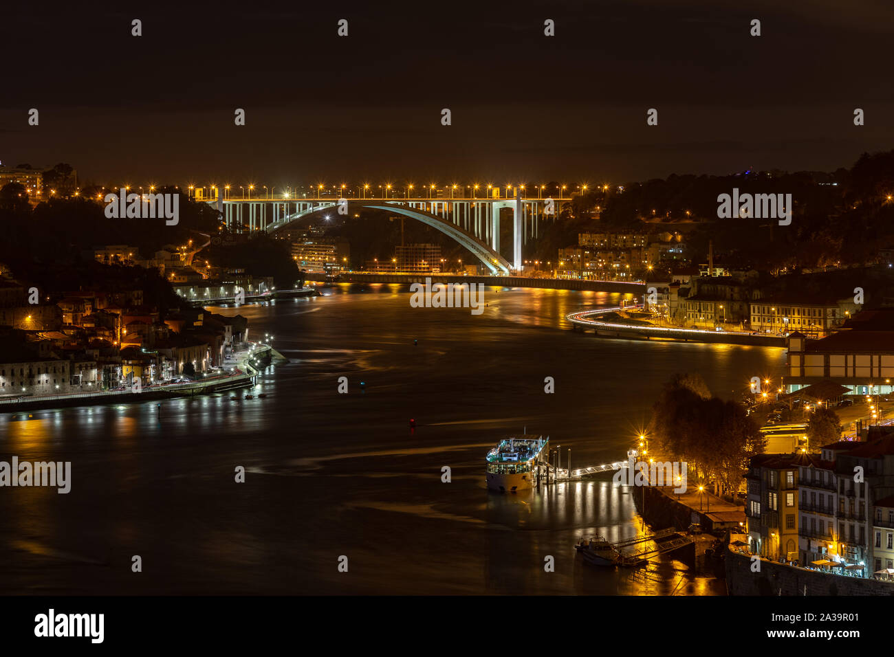 Porto bridge arrabida blue night hi-res stock photography and images ...