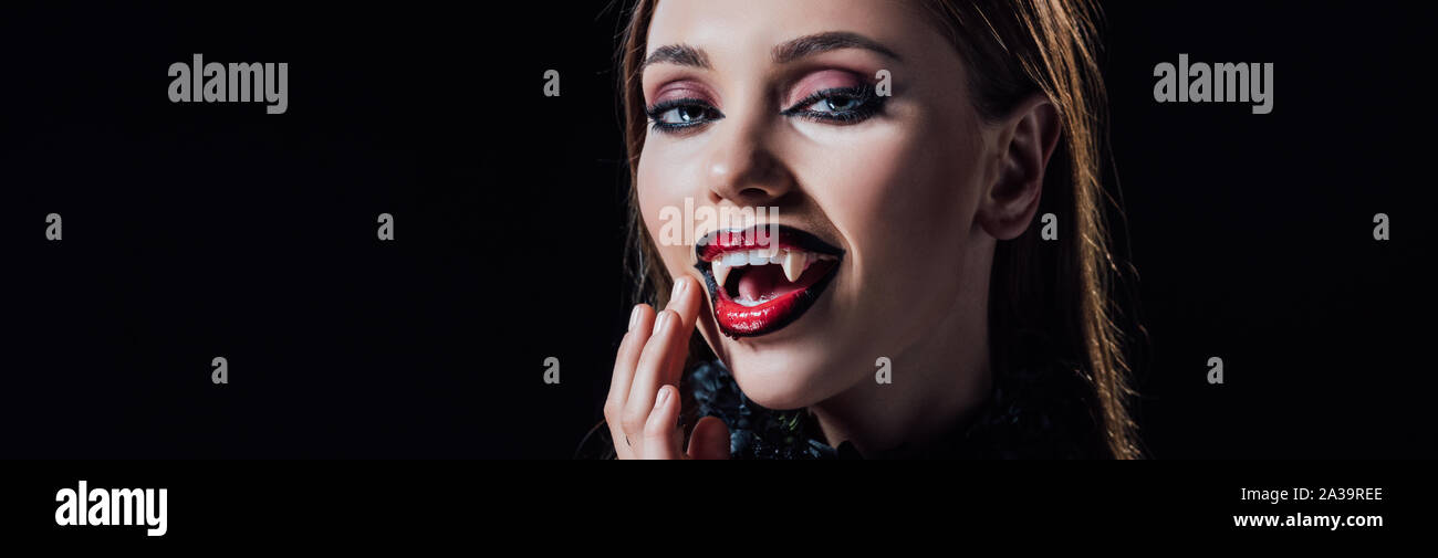 Showing fangs hi-res stock photography and images - Alamy