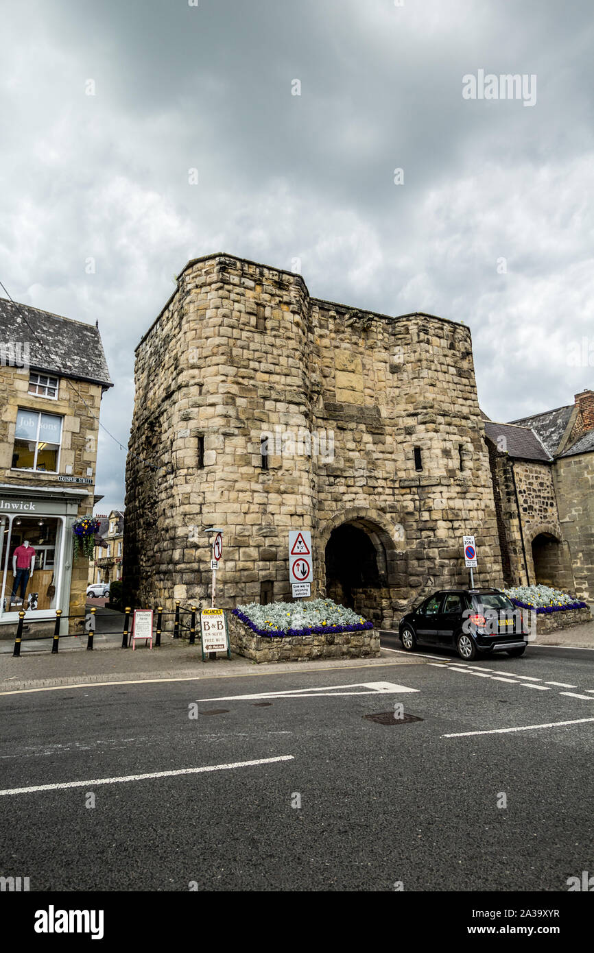 Alnwick City Gate High Resolution Stock Photography and Images - Alamy