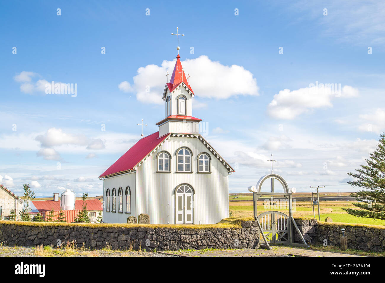 Red and white church hi-res stock photography and images - Alamy