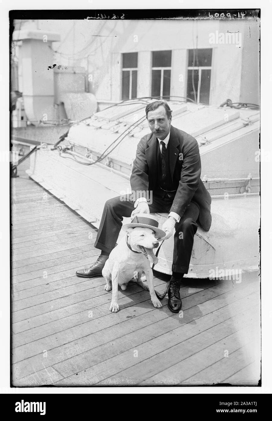 Schelling hi-res stock photography and images - Alamy