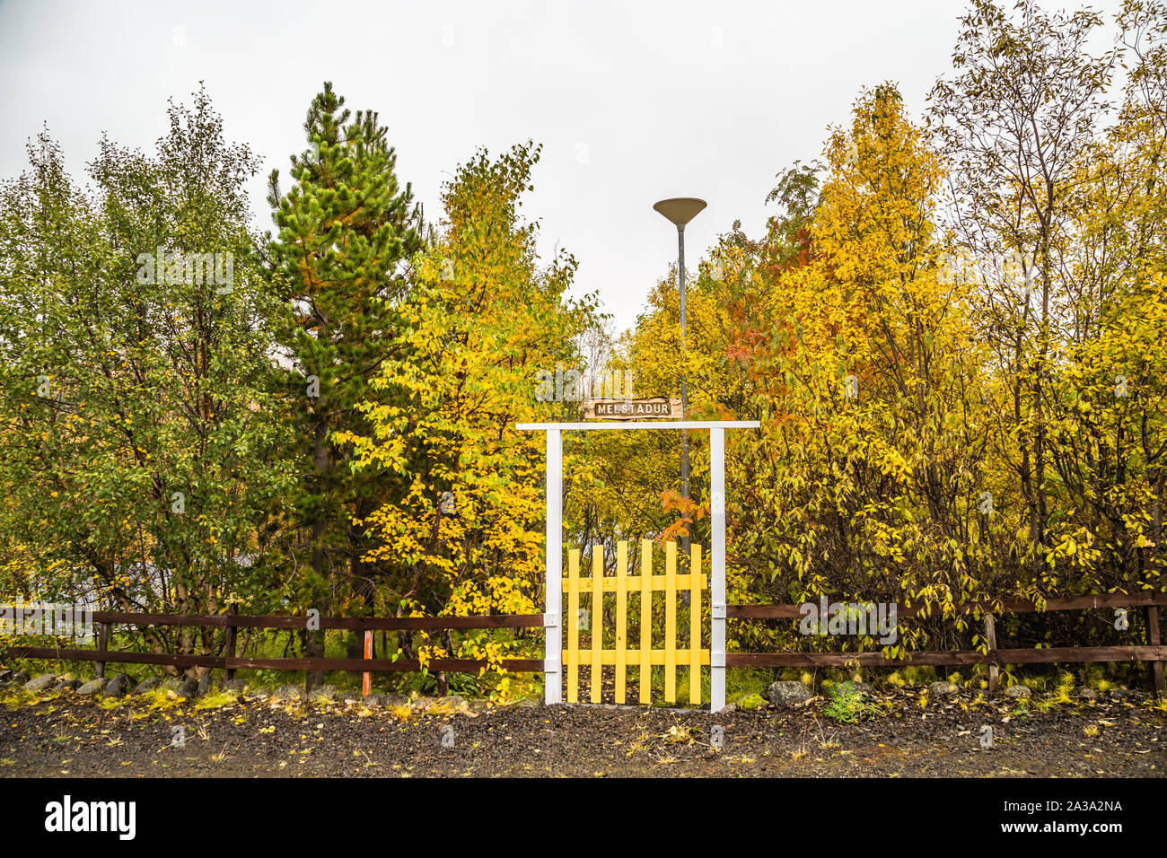Yellow gate hi-res stock photography and images - Alamy