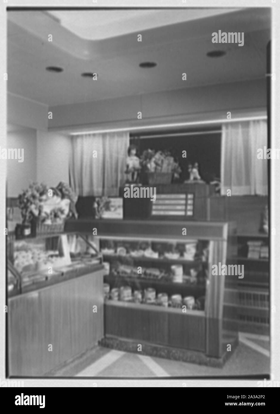 Schrafft's, 57th St. and 3rd Ave., New York City Stock Photo - Alamy