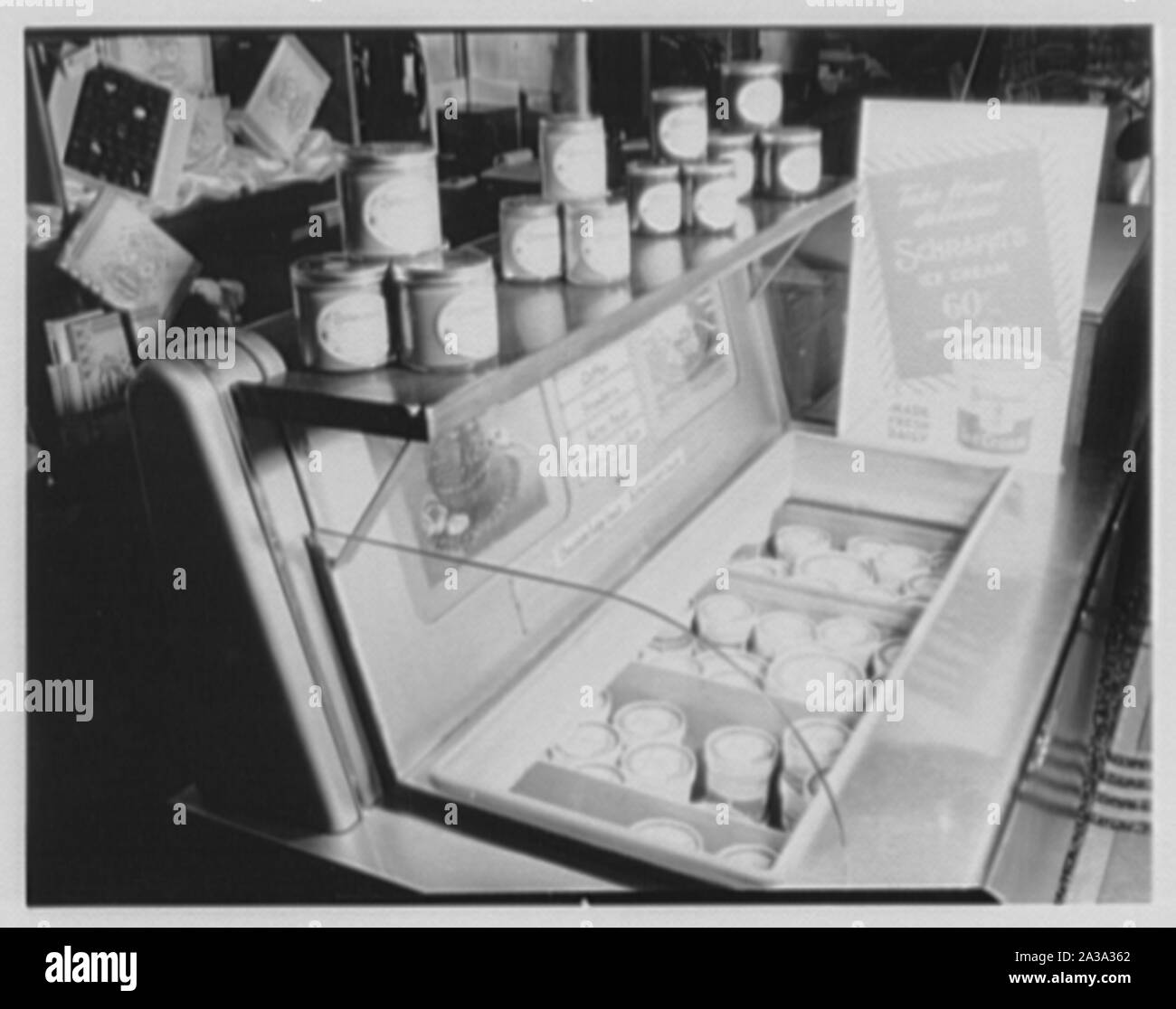 Schrafft's, Times Square Stock Photo - Alamy