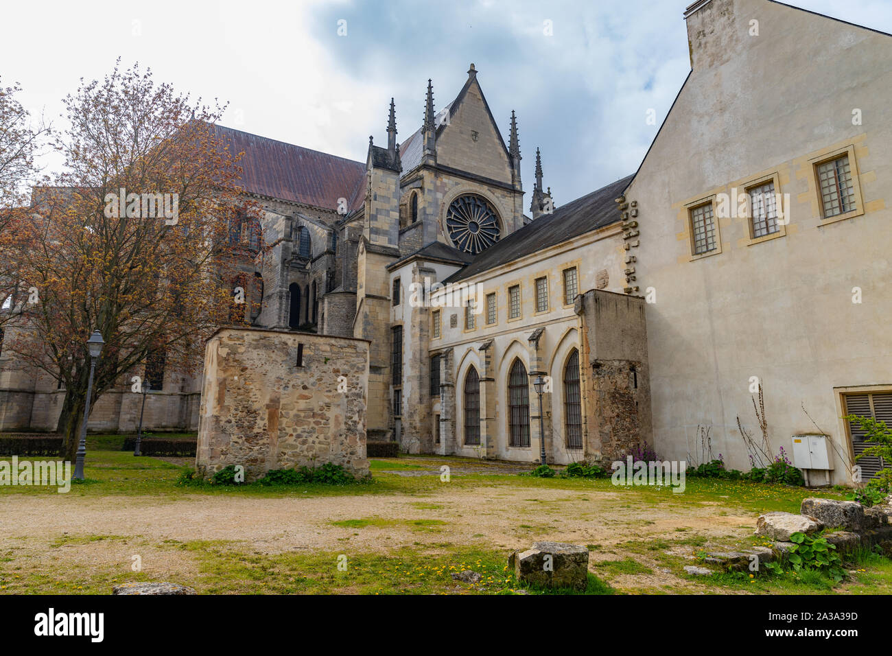 Saint remi basilique hi-res stock photography and images - Alamy