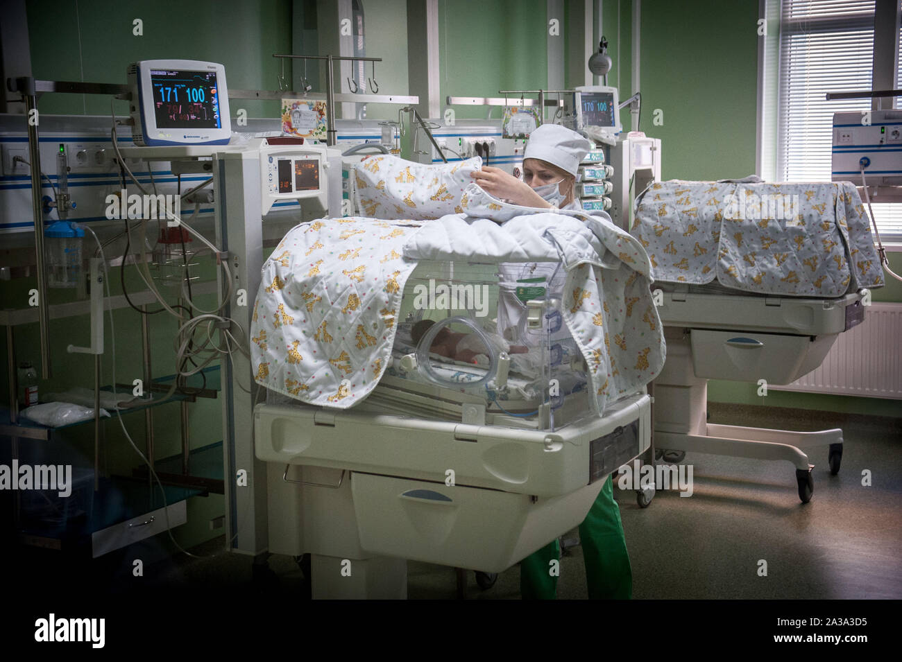 Neonatal resuscitation hi-res stock photography and images - Alamy