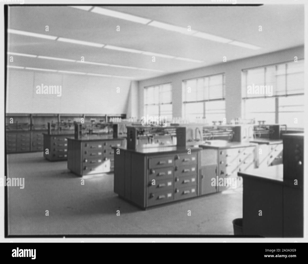 Science college Black and White Stock Photos & Images - Alamy