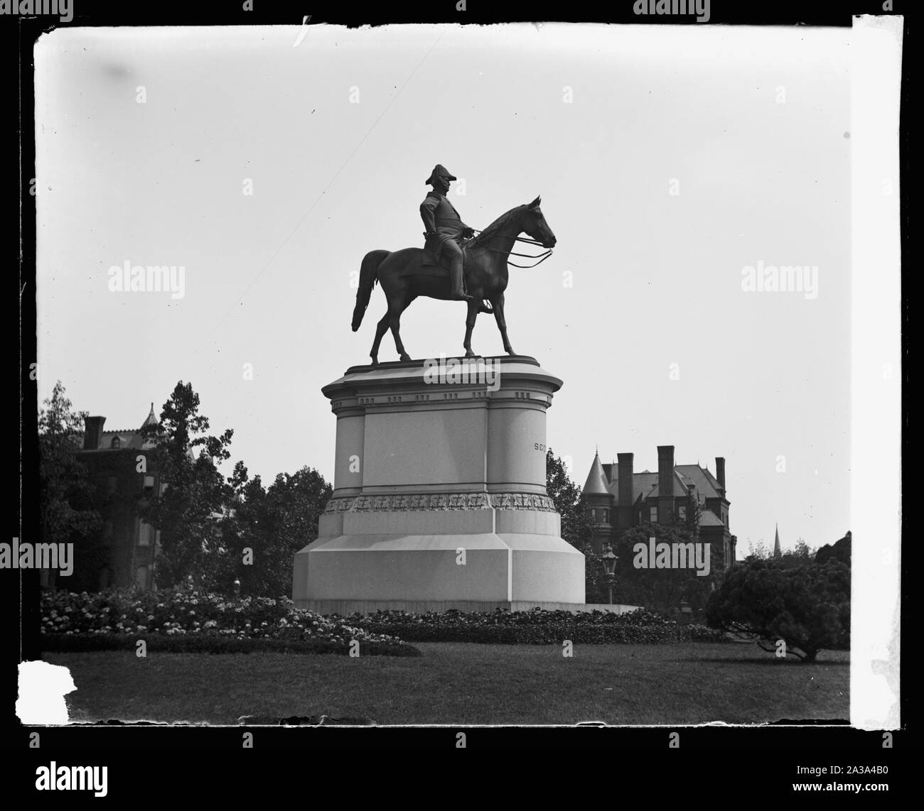Scott circle hi-res stock photography and images - Alamy